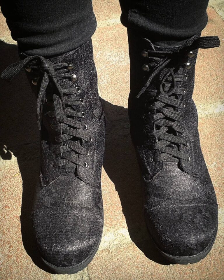How to Lace Combat Boots (Easy lacing Guide For Boots)